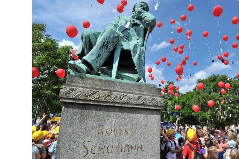 Zwickau: Wettbewerb zum 125. Jubiläum des Schumann-Denkmals