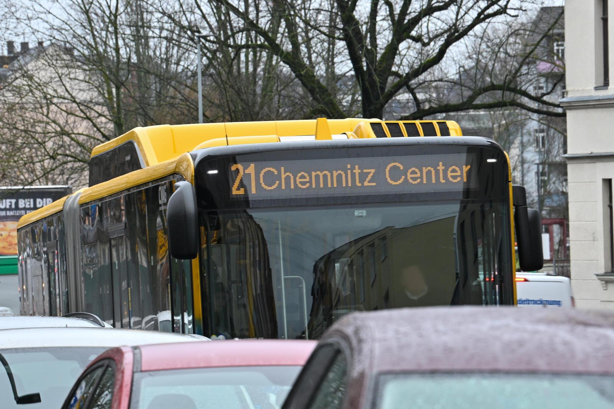 Zeuge beobachtet Tat in Chemnitzer Bus: Wer hat wen ausgeraubt?