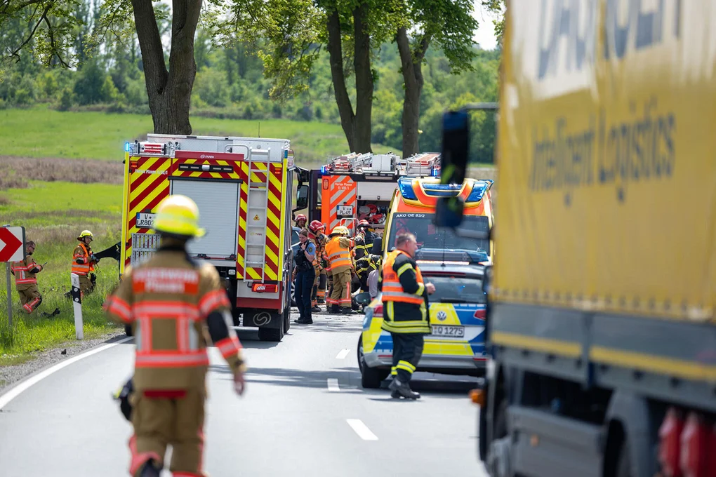 Tödlicher Verkehrsunfall auf der B 92 bei Plauen – Fahrer stirbt nach ...