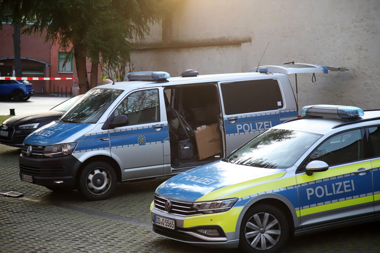 Großeinsatz der Polizei in Zwickau: Mann verschanzt sich in seiner ...
