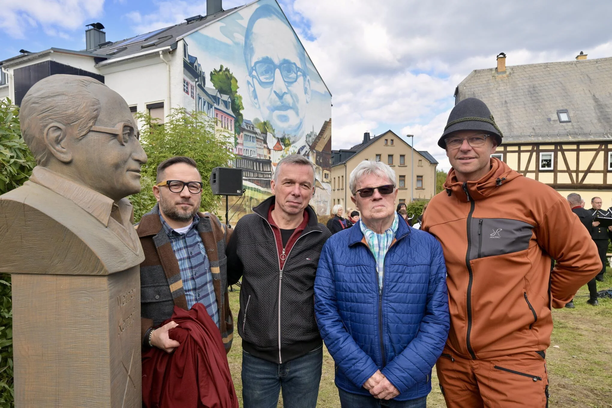 Der Größte unter den Kleinen: Büste zu Ehren von Erzgebirgsdichter ...