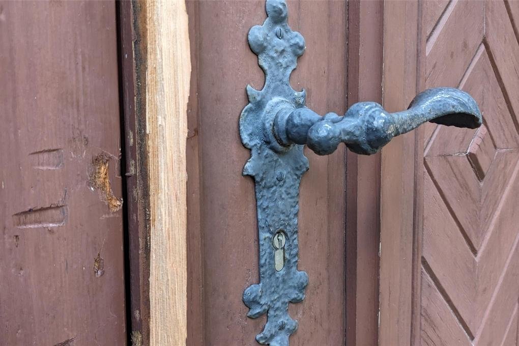 Diebe lassen Kupferfallrohr von Marienberger Kirche mitgehen
