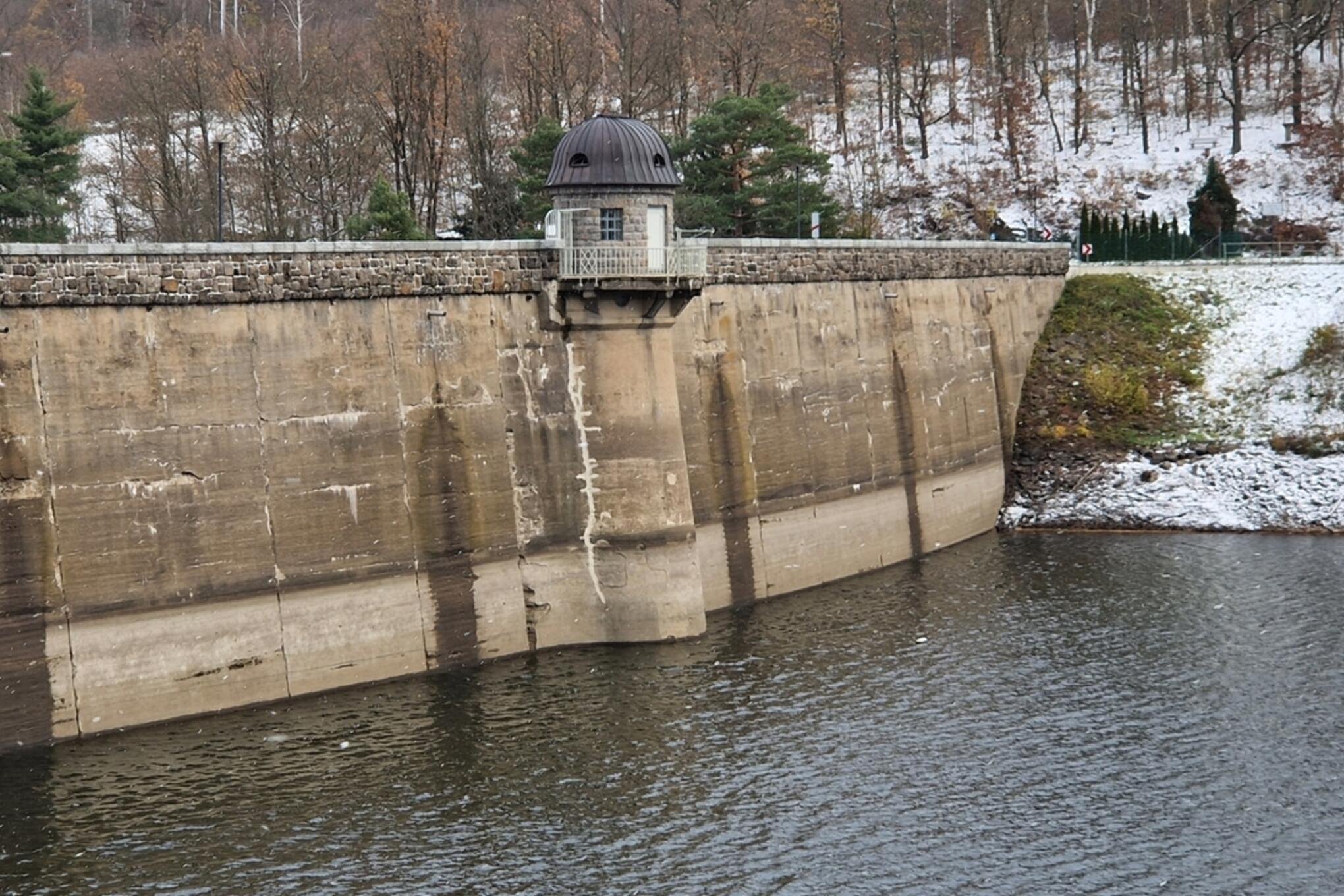 Bauarbeiten an der Talsperre Malter abgeschlossen: Risse im ...