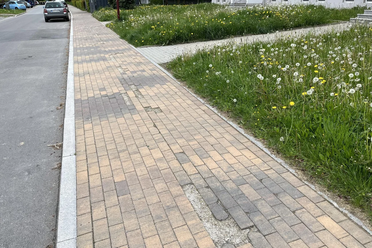 Fußweg in Schwarzenberg bröckelt – aber nur vor einem einzigen Haus