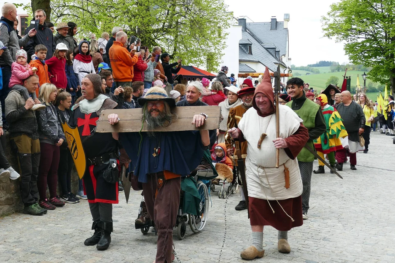 Hexen, Gaukler und Ritterbier: Vier Tage Mittelalter auf Burg im Erzgebirge
